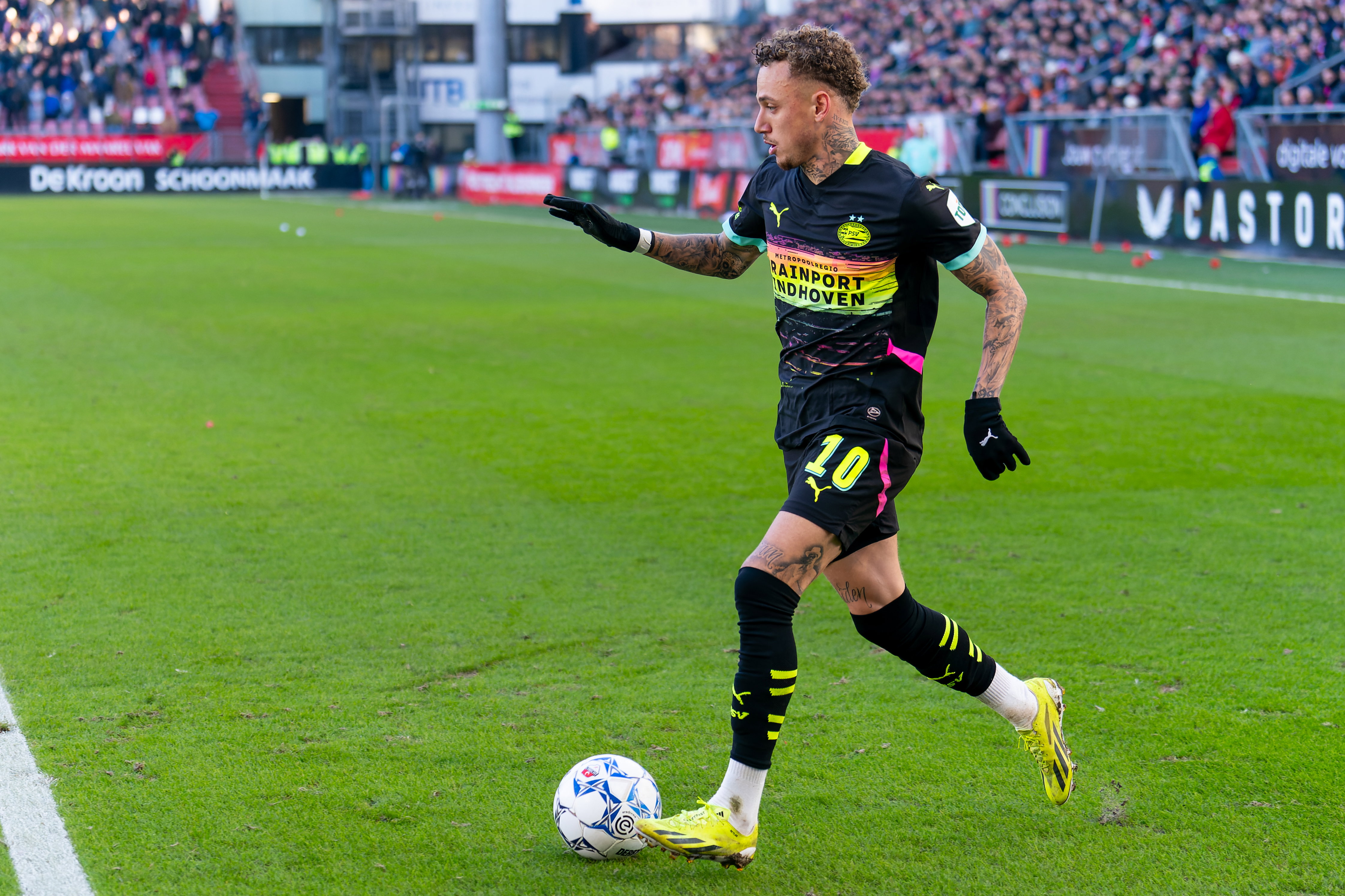 "Lang staat symbool voor hoe makkelijk PSV zijn wedstrijden… | PSVFans