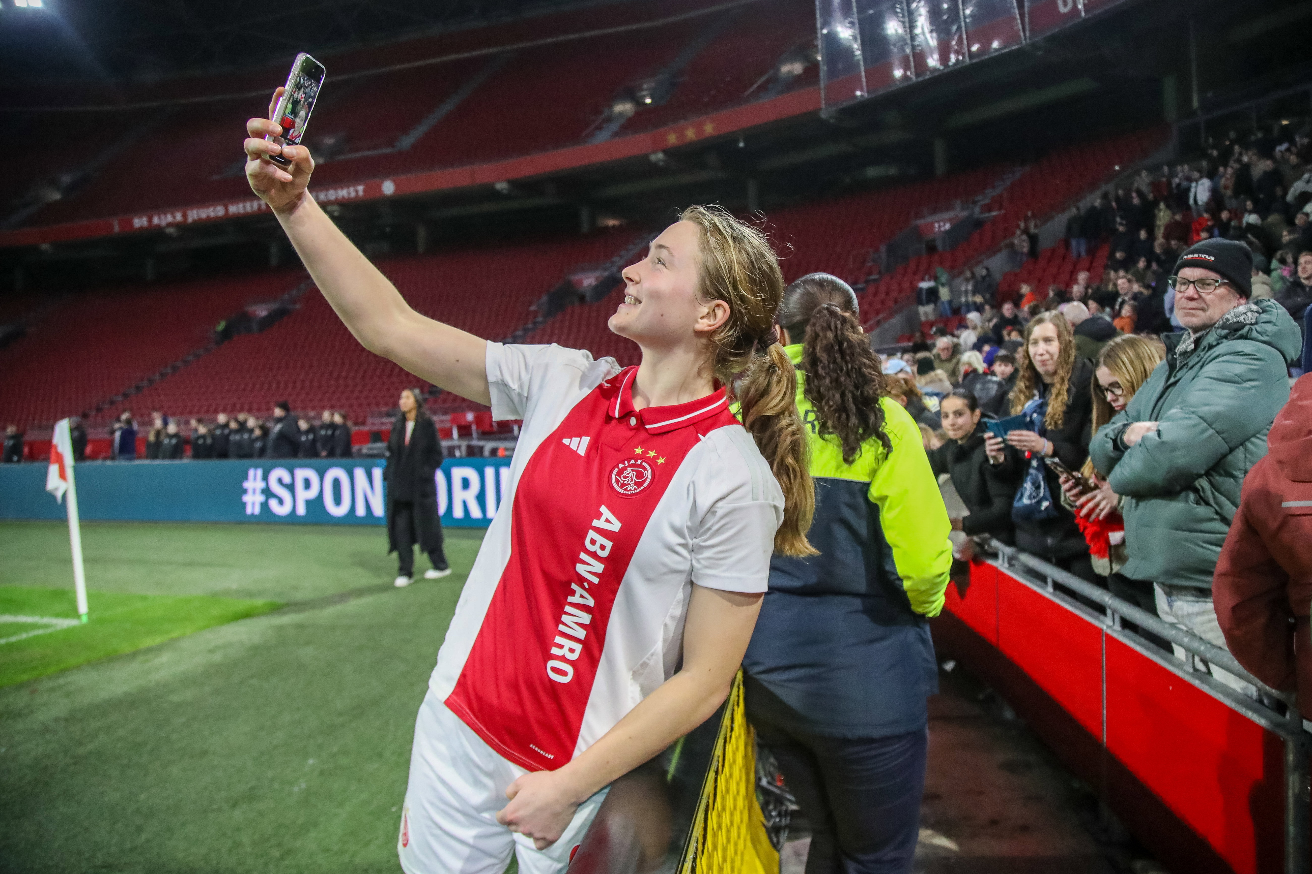 BREAKING | Ajax gaat twee jaar langer door met… | Vrouwenvoetbalnieuws