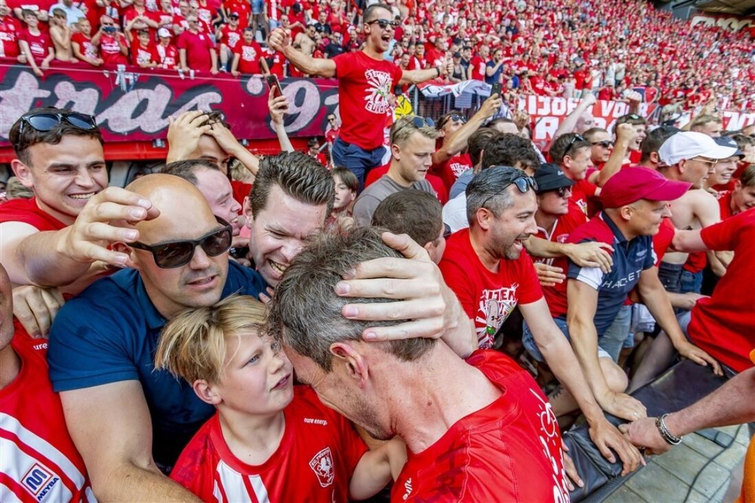 FC Twente-fans maken indruk tegen Sparta Rotterdam:… | Twentefans.nl