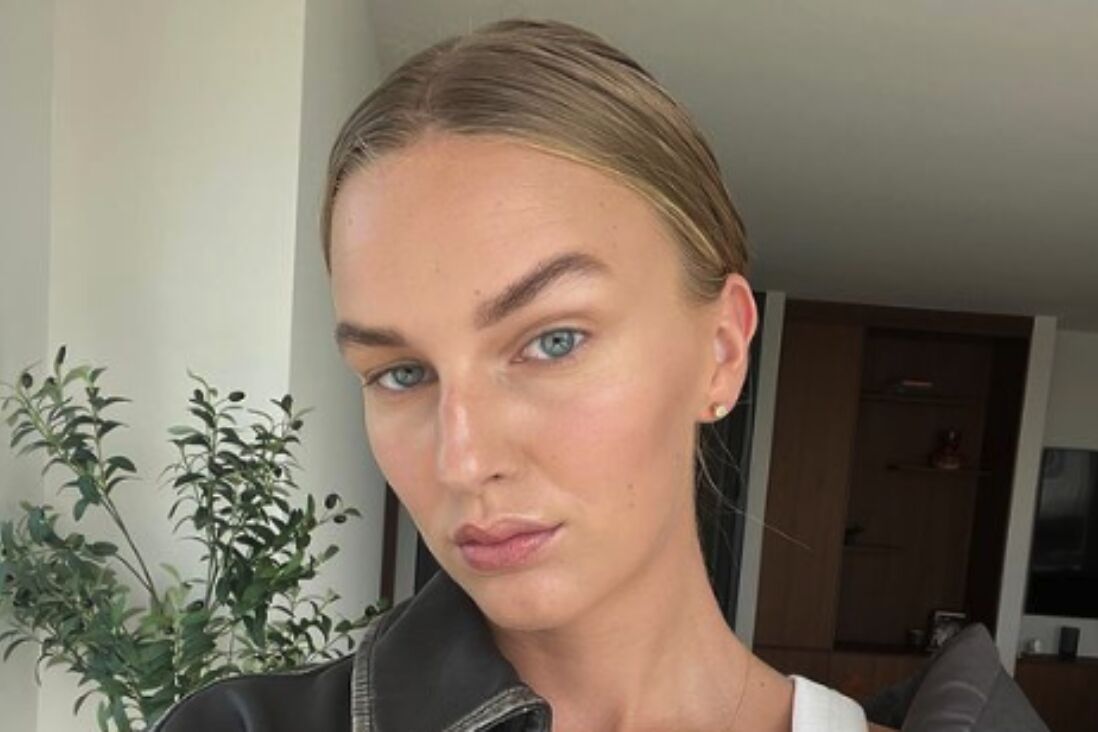 FOTO'S | Dochter van Frank de Boer op het strand is… | Voetbalnieuws