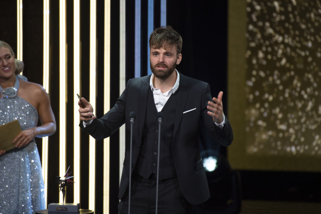 Tim Hofman: "Ben blij dat er geen kogel door mijn… | KantinePraat