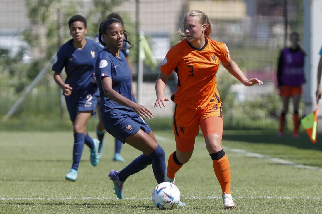 Bijzonder: tegenstander Oranje O19 zeer… | Vrouwenvoetbalnieuws