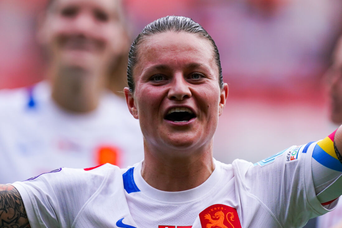 Spitse krijgt steun: "Sherida wordt echt… | Vrouwenvoetbalnieuws