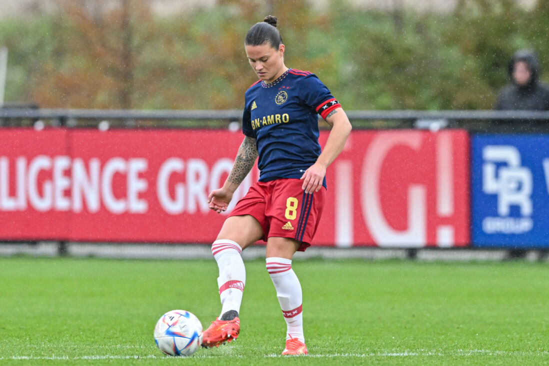 Sherida Spitse kritisch: "Wat was die man… | Vrouwenvoetbalnieuws
