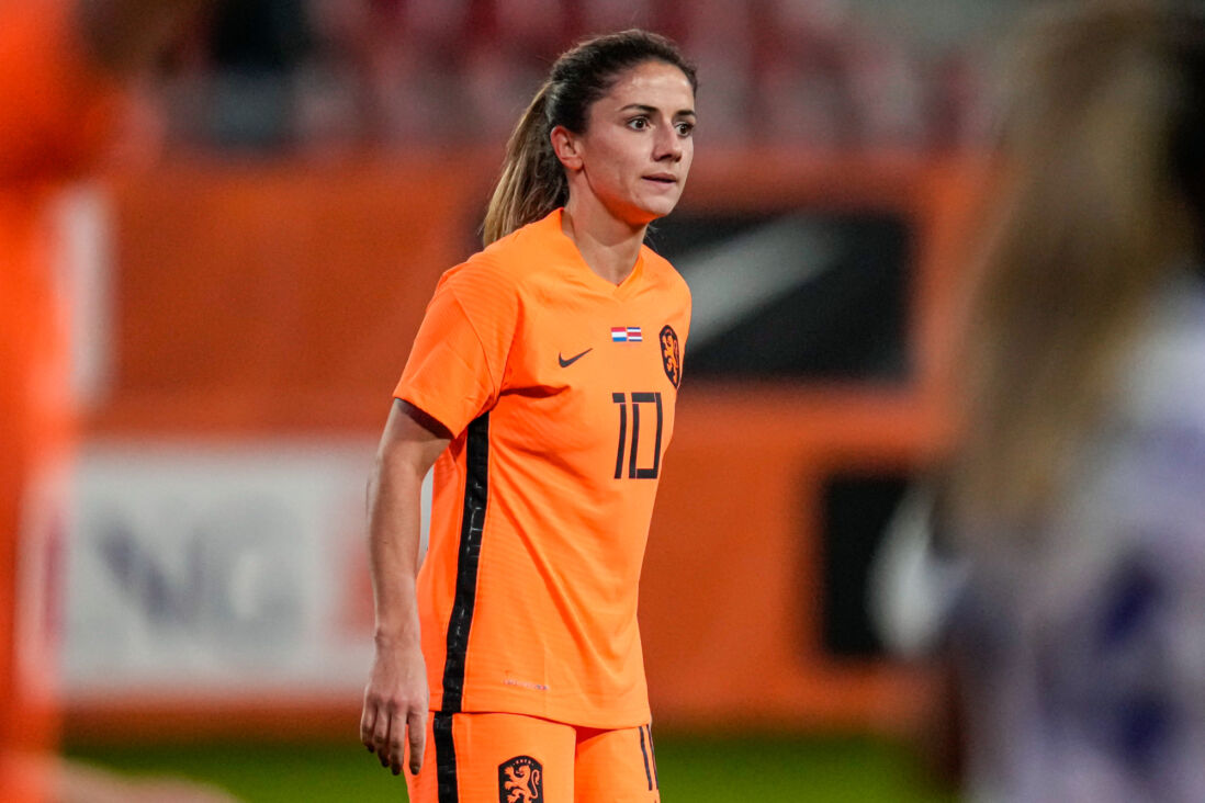 Van de Donk: "Denk dat ons team geschikt is… | Vrouwenvoetbalnieuws