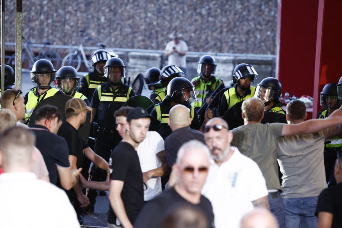 Video's | Voetbal Ultras: "Confrontatie werd… | Twentefans.nl