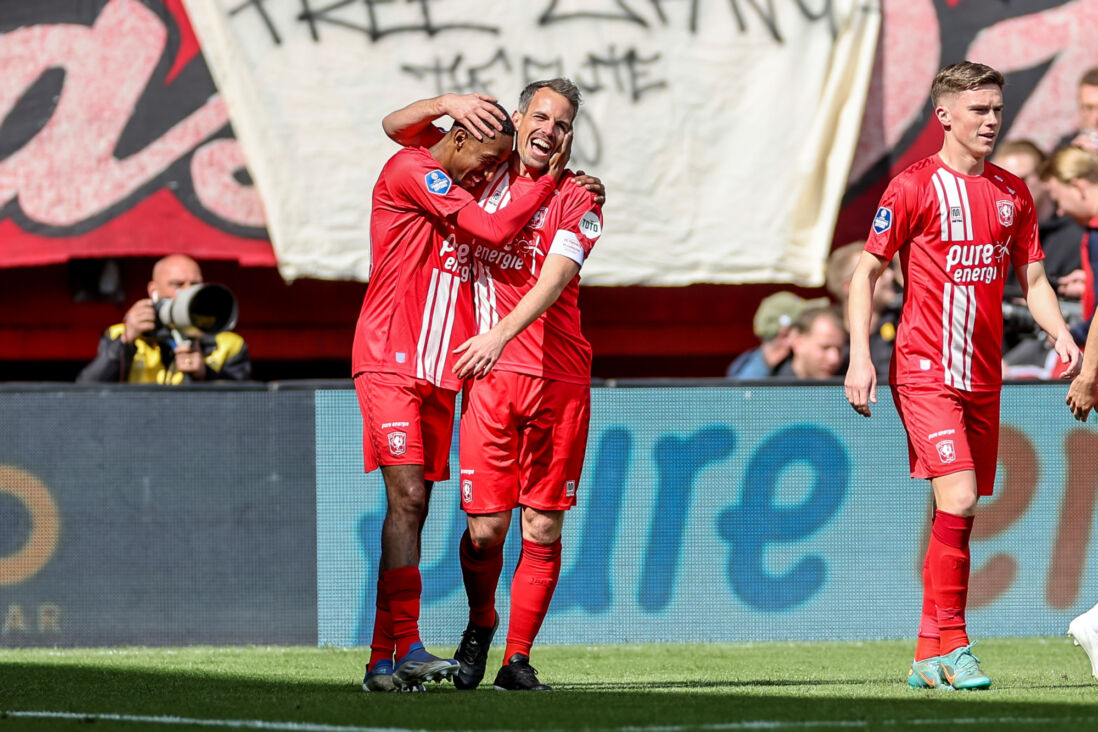 Twee FC Twente-verdedigers beloont met plek in Elftal… | Twentefans.nl