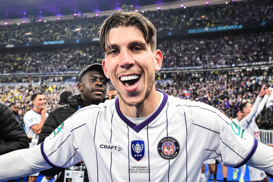 'PSV grijpt mis: Spierings zet handtekening onder… | Voetbalnieuws