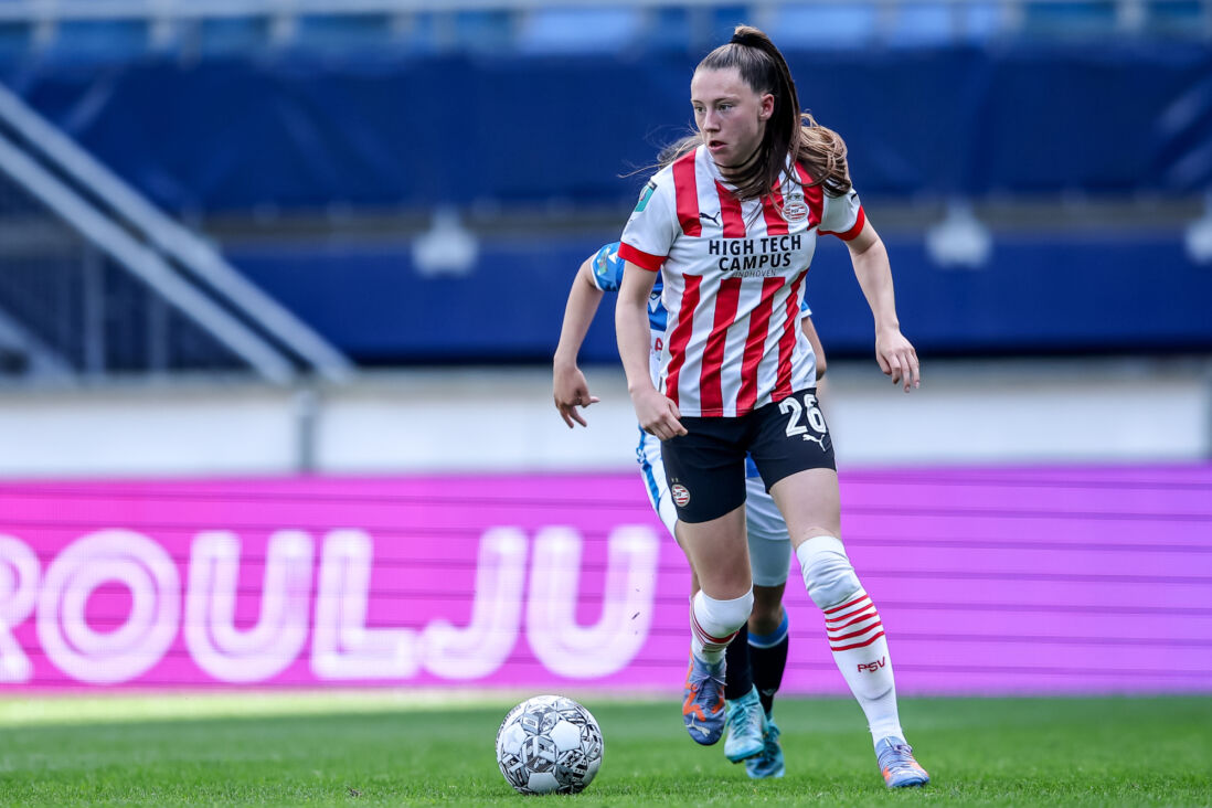 Hulswit vertelt: "Mijn moeder dacht dat het… | Vrouwenvoetbalnieuws