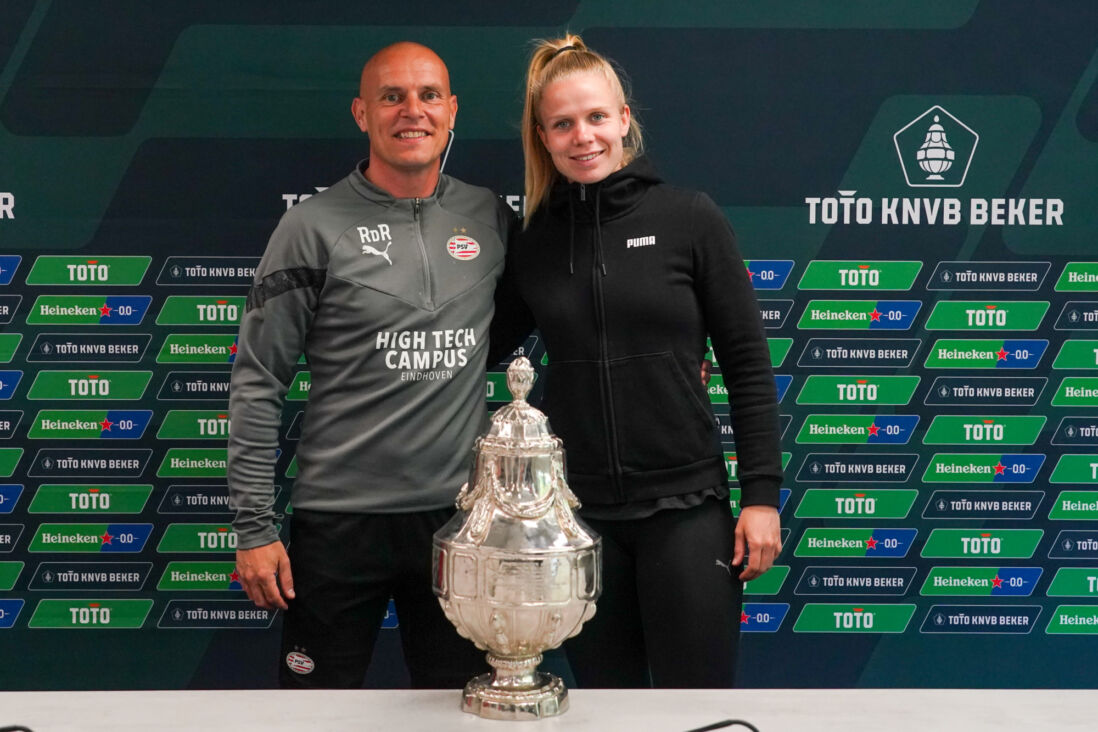 De Rooij: "De training leek net of ze finale… | Vrouwenvoetbalnieuws