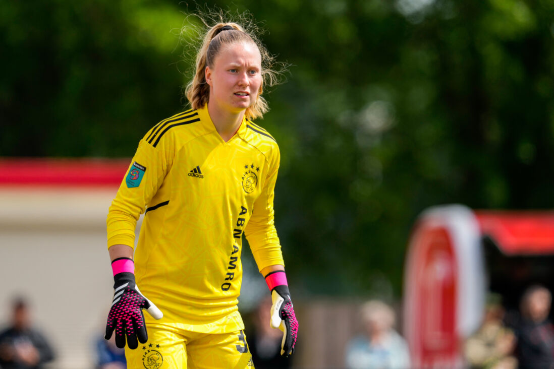 Van der Wal: "Samen met mijn ouders in gesprek… | Vrouwenvoetbalnieuws