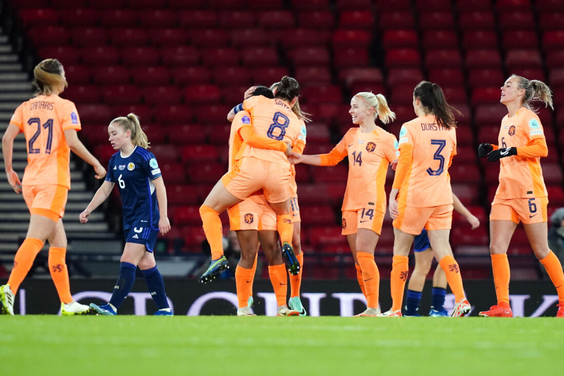 Extra tickets voor duel OranjeLeeuwinnen -… | Vrouwenvoetbalnieuws