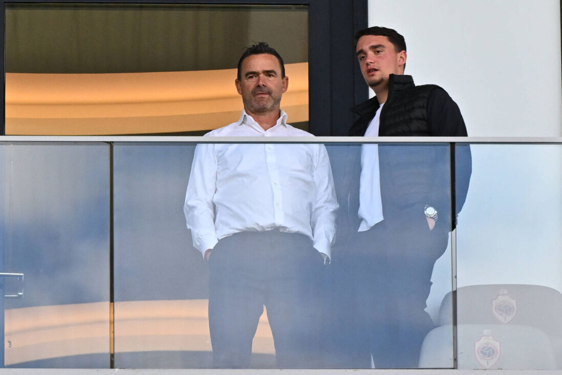 Marc Overmars erkent: "De huidige situatie doet me heel veel… | Ajax1