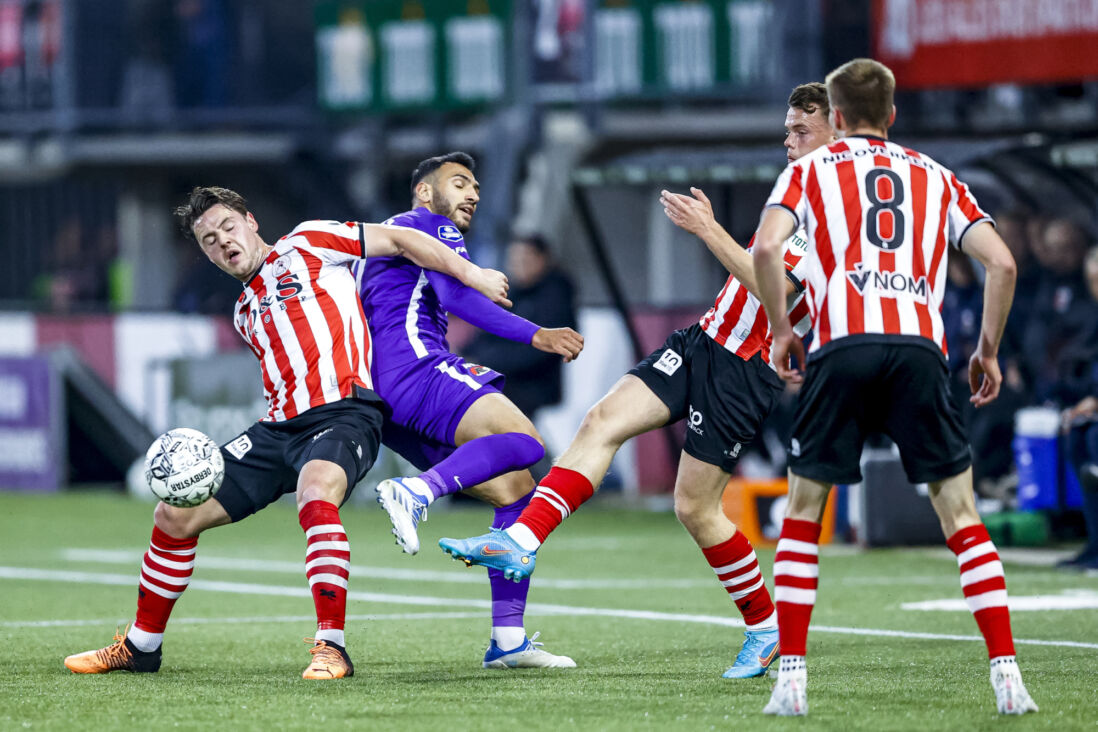 FC Twente haalt opgelucht adem: ook AZ verspeelt dure… | Twentefans.nl