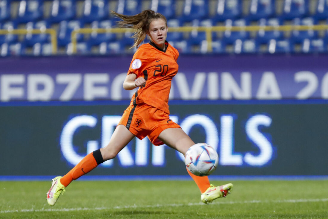 Janssen: "Tegen hen kreeg ik direct een harde tackle op… | PSVFans