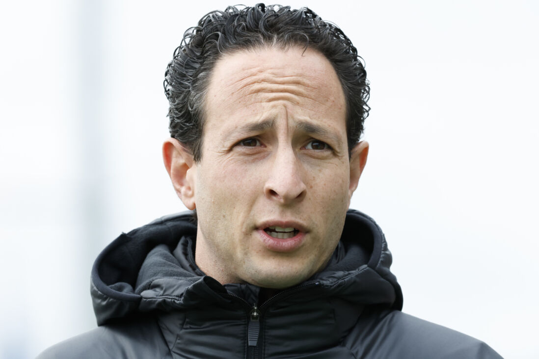 Benno Nihom blikt terug op aanstelling: "Zwaar… | Vrouwenvoetbalnieuws