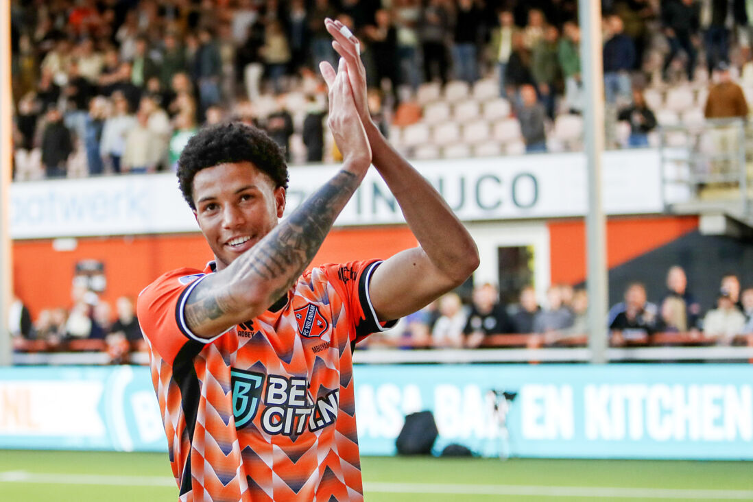 'Nederlandse club grijpen mis: Mbuyamba heeft… | Voetbalnieuws