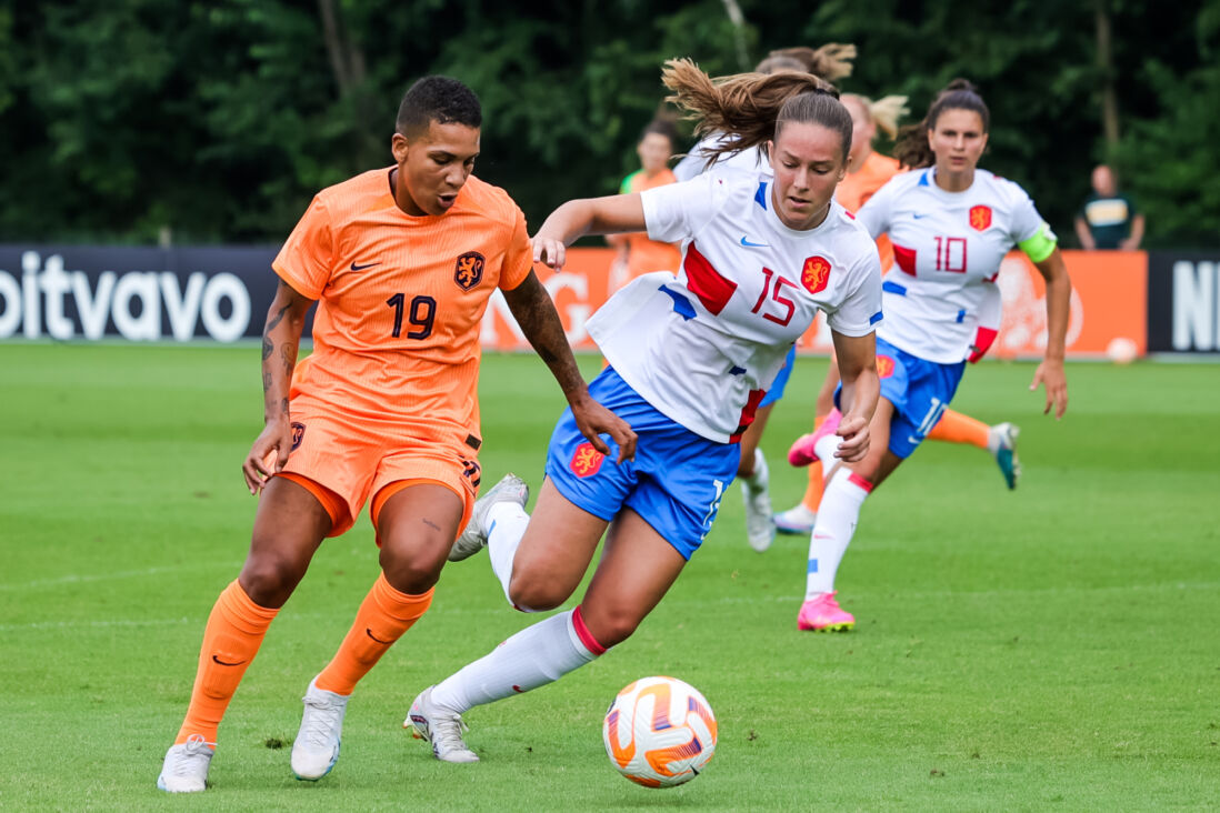 Oranje wint oefenduel van Oranje O19 na… | Vrouwenvoetbalnieuws
