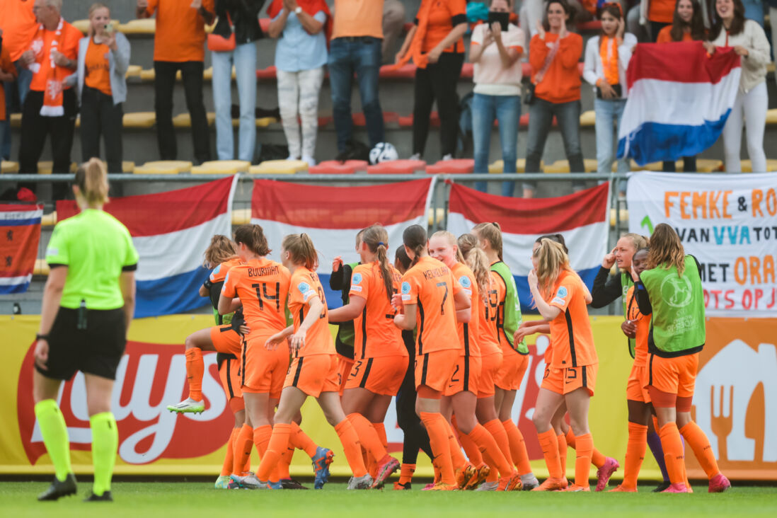 Oranje O19 naar halve finales EK na knappe… | Vrouwenvoetbalnieuws