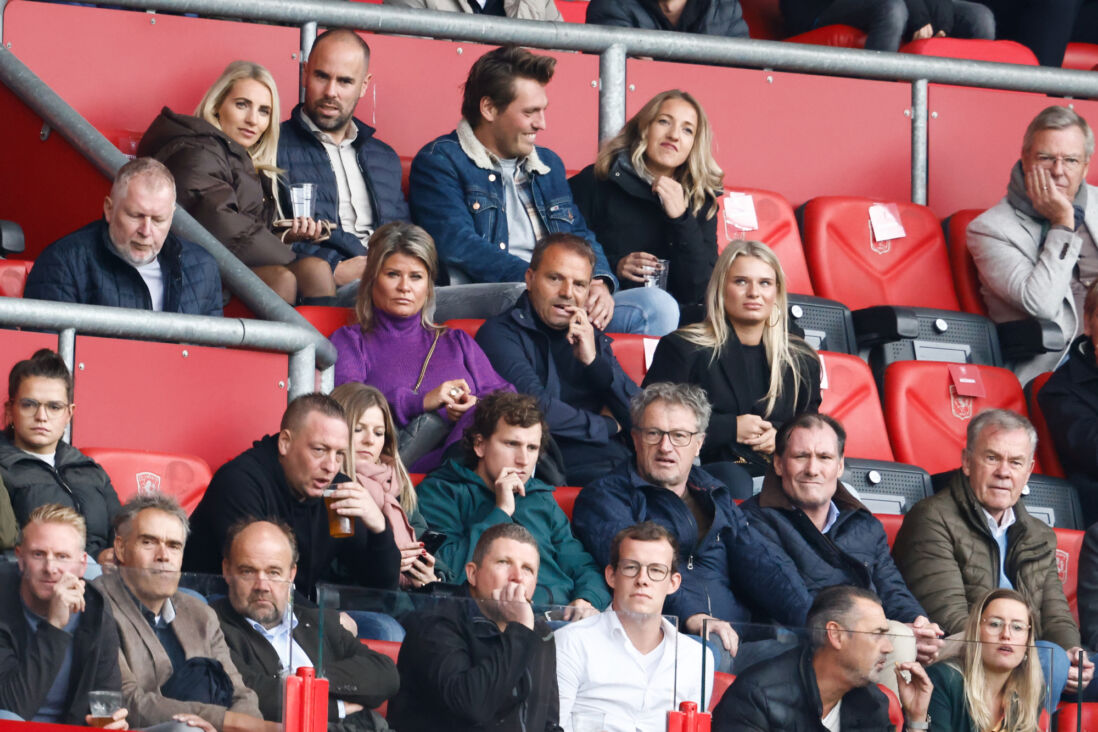 FOTO | Maurice Steijn juicht op tribune bij FC Twente… | Twentefans.nl