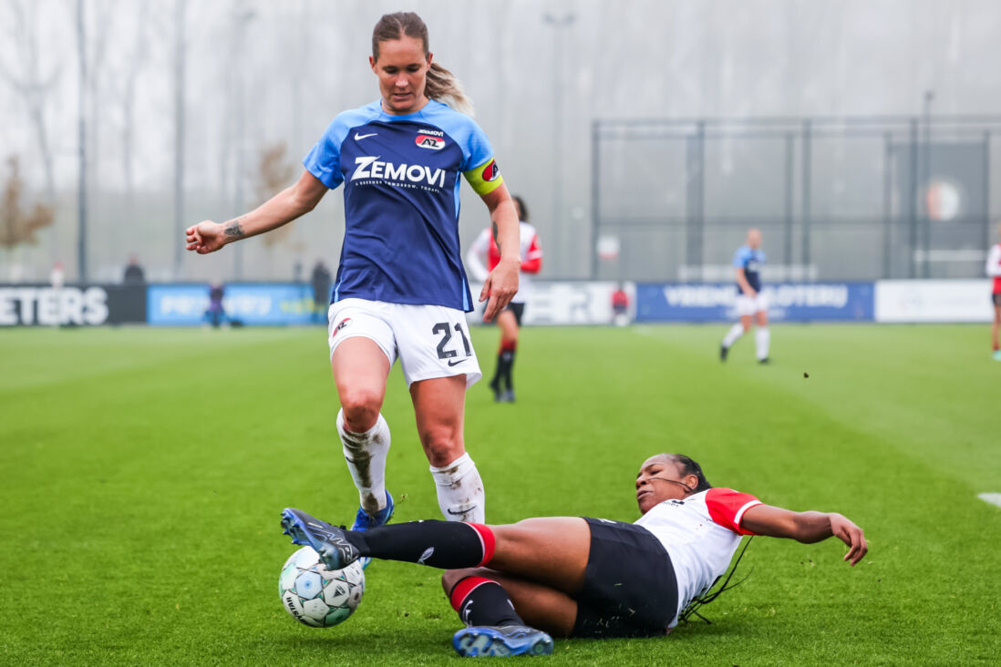 Van Lunteren maakt comeback: "Steef begon over… | Vrouwenvoetbalnieuws