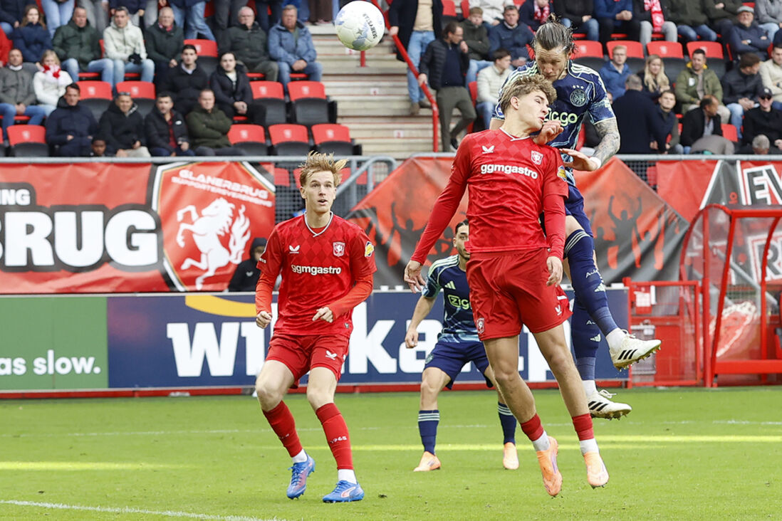 FC Twente verliest doelpuntrijk duel na korte… | Twentefans.nl