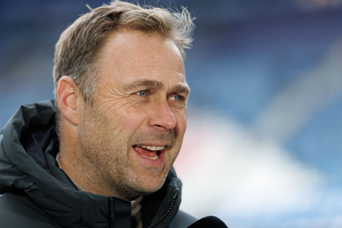 Robin Veldman flink geïrriteerd: "Dat heeft niets met… | FeanOnline