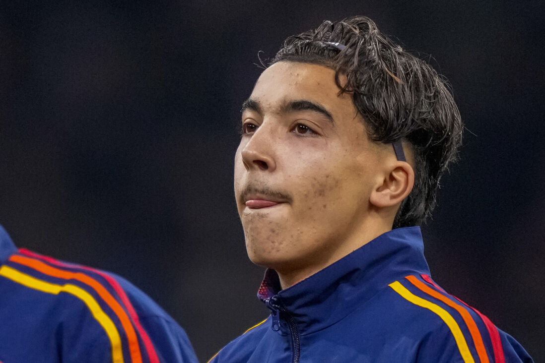 Rayane Bounida snel international? "Dat is voorlopig nog ver… | Ajax1