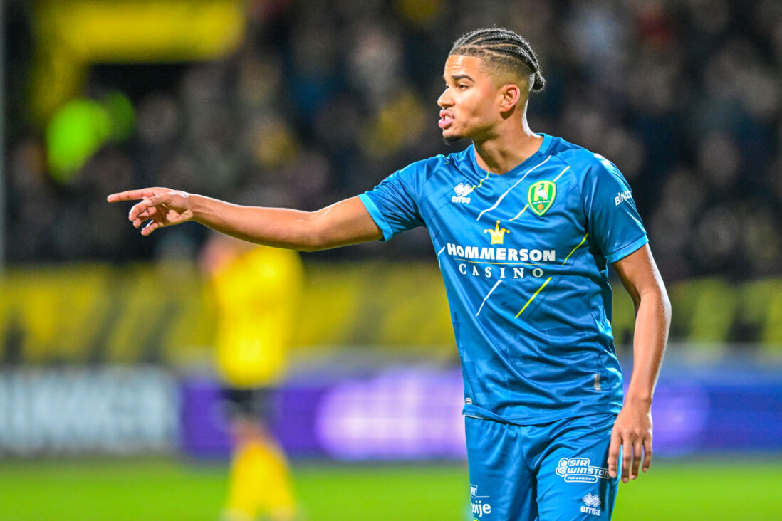 OFFICIEEL | SC Heerenveen presenteert Hall: "Speler met… | FeanOnline