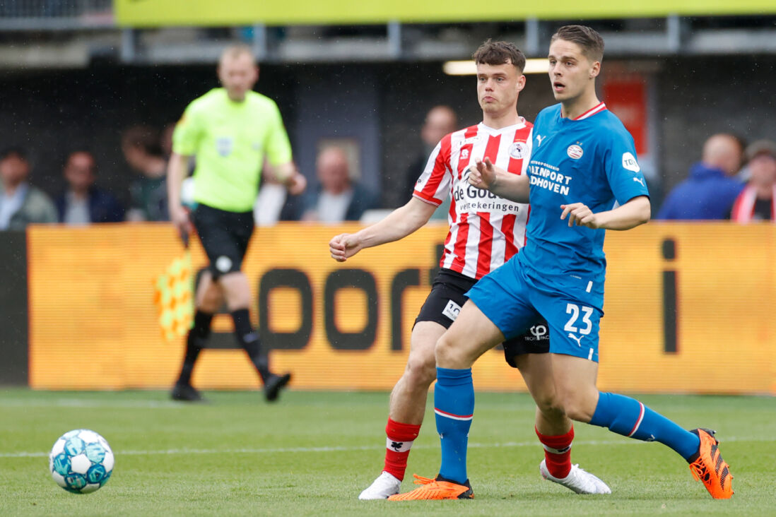 Joey Veerman grote dirigent: "Dat moet PSV toch zorgen… | PSVFans