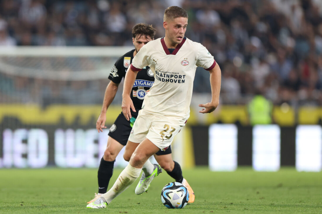 "Joey Veerman zadelt Peter Bosz dan direct op met een… | PSVFans