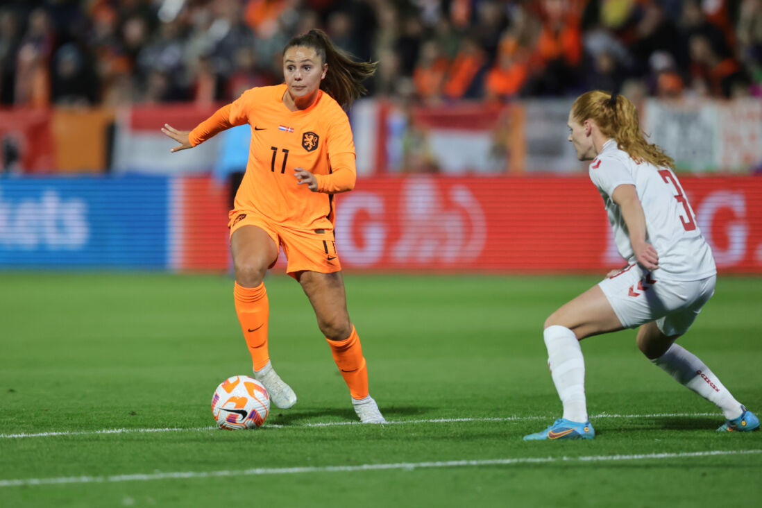 Martens terug, maar met knieklachten: "Baal… | Vrouwenvoetbalnieuws