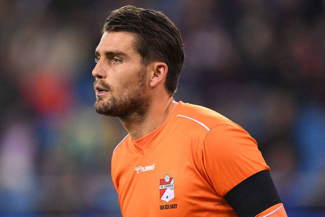 OFFICIEEL | Mickey van der Hart tekent contract bij SC… | FeanOnline