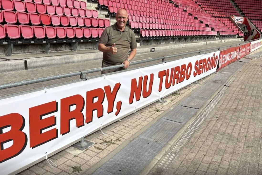 PSV Fans United onthult nieuw spandoek in stadion: "Turbo… | PSVFans