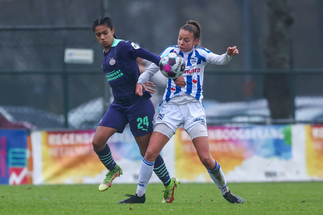PSV Vrouwen verslaat SC Heerenveen Vrouwen vanaf de… | PSVFans