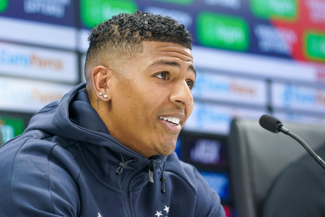 Van Aanholt: "Als hij dit volhoudt, gaat hij naar de… | Voetbalnieuws
