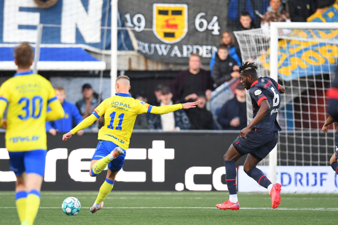 Van der Water eerlijk: "Dat verwacht je zeker niet tegen… | PSVFans