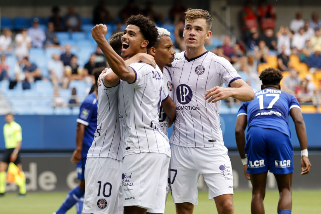 Thijs Dallinga geniet: "Het is superspeciaal wat we… | Voetbalnieuws