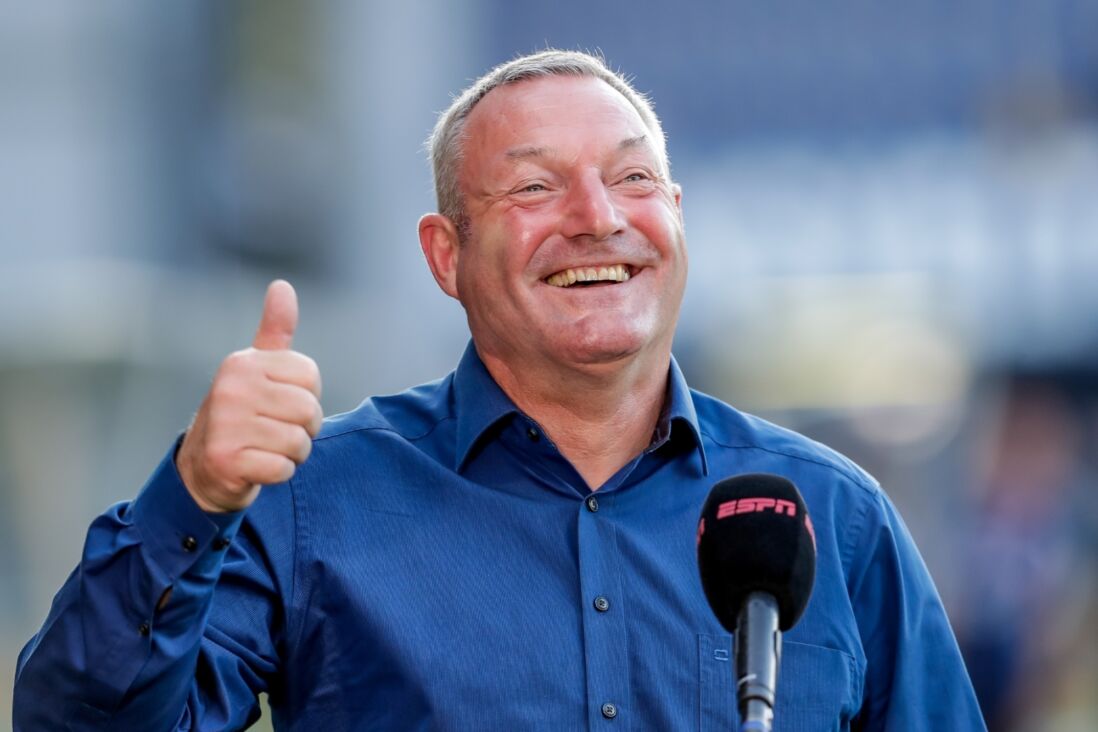 'Vaderfiguur' Ron Jans krijgt veel lof: "Hij denkt… | Twentefans.nl