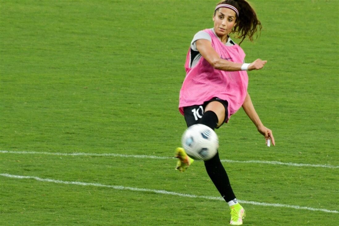 Nadim: ''Ik werd het land uit gesmokkeld in… | Vrouwenvoetbalnieuws