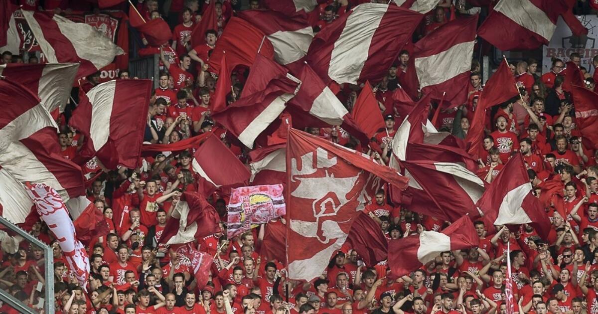 Foto's: FC Twente-fans maken indruk en worden nat in… | Twentefans.nl