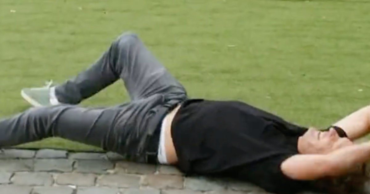 VIDEO | Youri Mulder hard onderuit bij debuut in De… | Voetbalnieuws