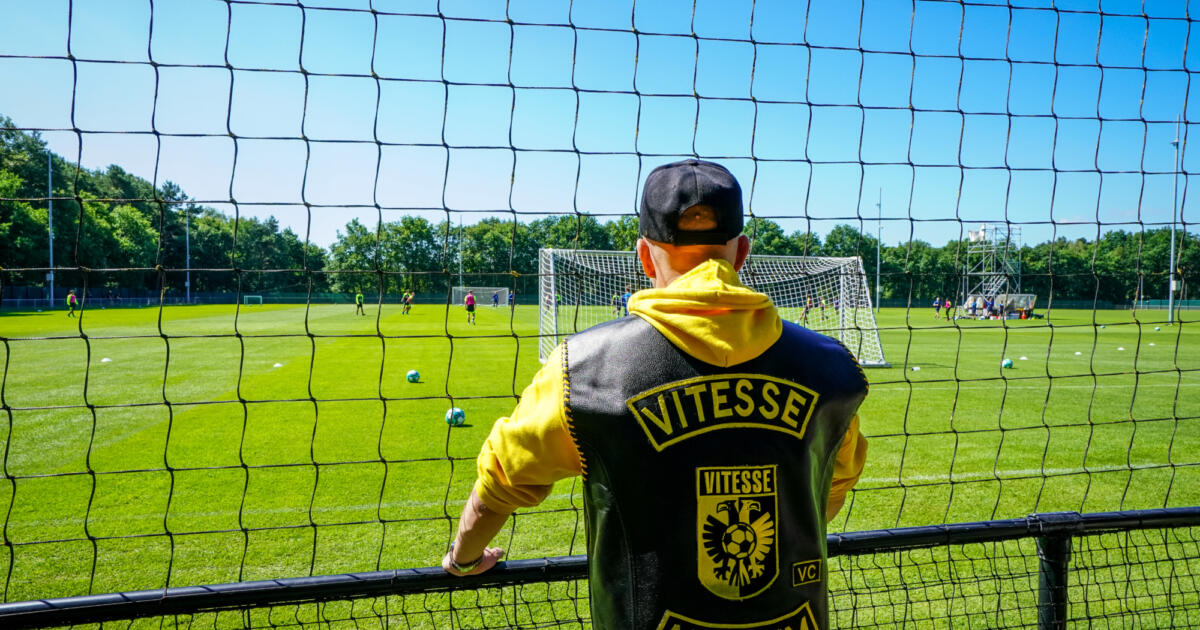 Vitesse-fans verlost van 'Gazastrook': "We mógen er… | Voetbalnieuws