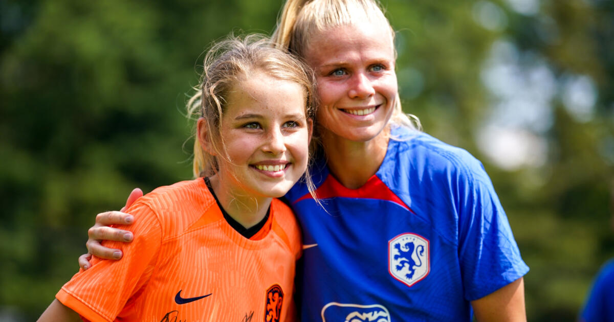 Van Es kreeg eerbetoon van Jonker: "Daar was… | Vrouwenvoetbalnieuws