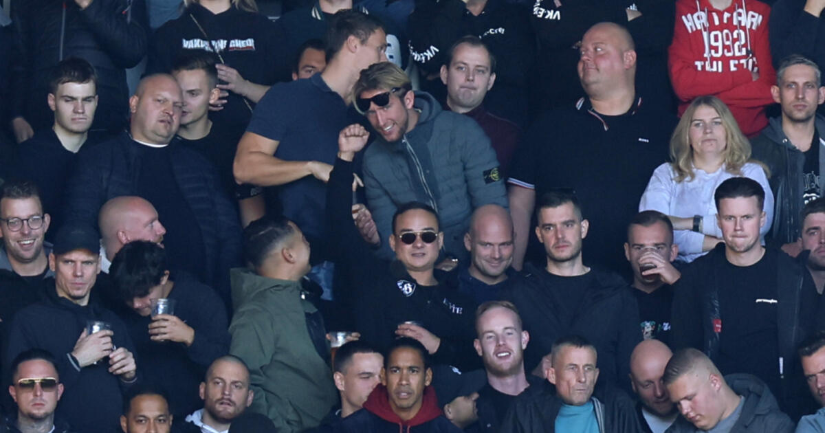 Michel Vlap lacht: "Stone Island-jasje aan,… | Voetbalnieuws