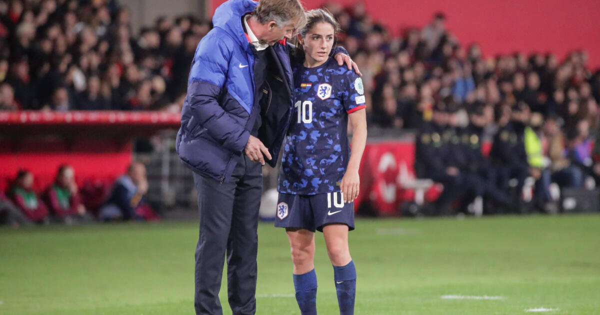 Van de Donk eerlijk: "Ik ben vaak vermoeid,… | Vrouwenvoetbalnieuws