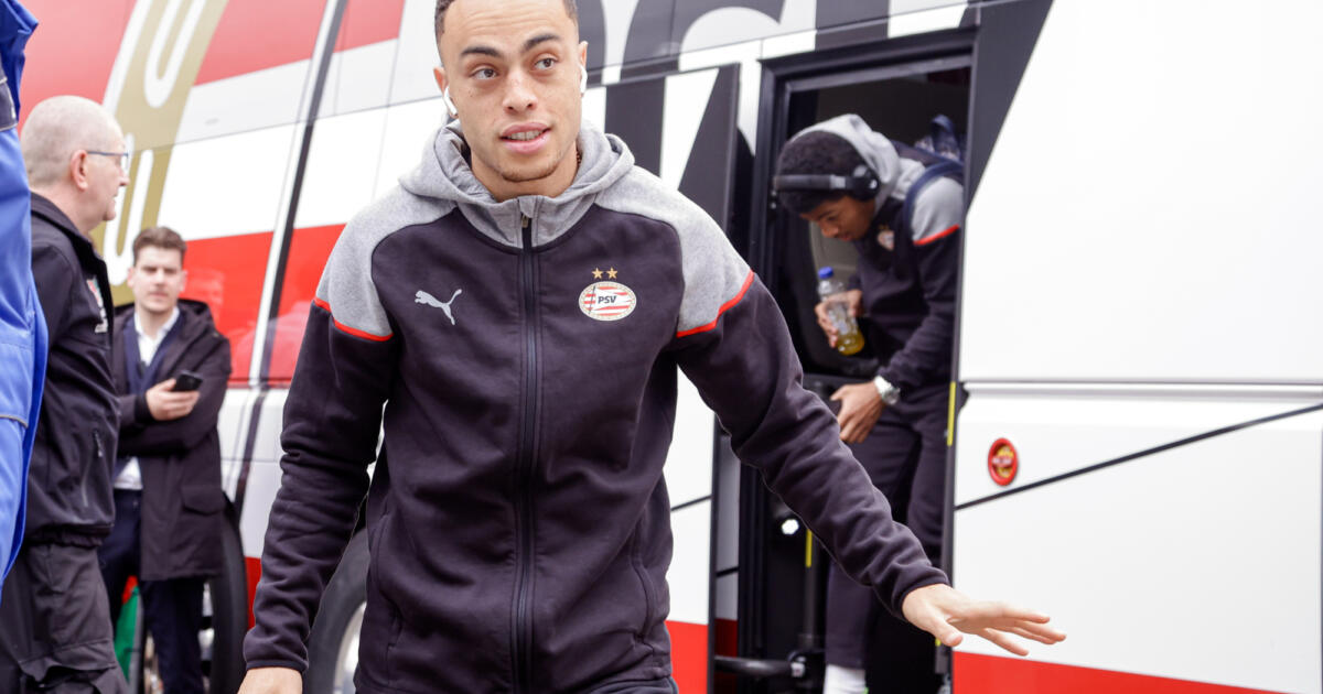'Peter Bosz wil PSV'er niet laten gaan; Dest dichterbij… | PSVFans