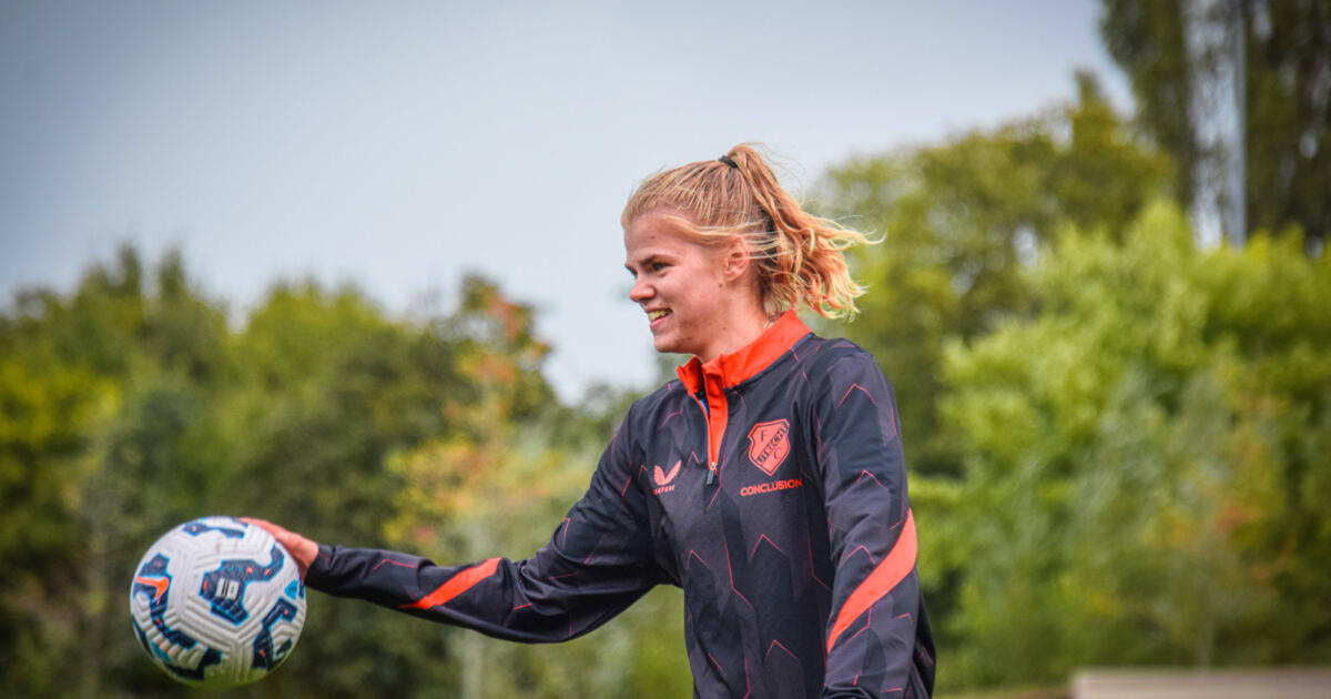 Dieke van Straten valt in de prijzen: "Je kan… | Vrouwenvoetbalnieuws