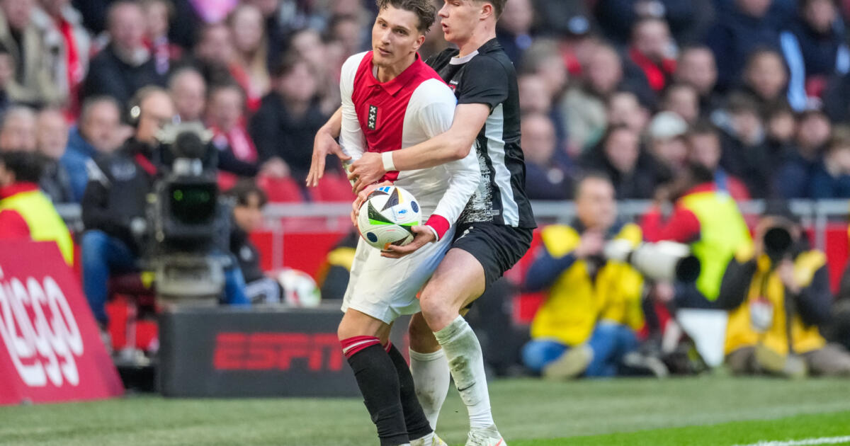 Wouter Goes krijgt harde kritiek na duel tegen Ajax:… | Ajax1