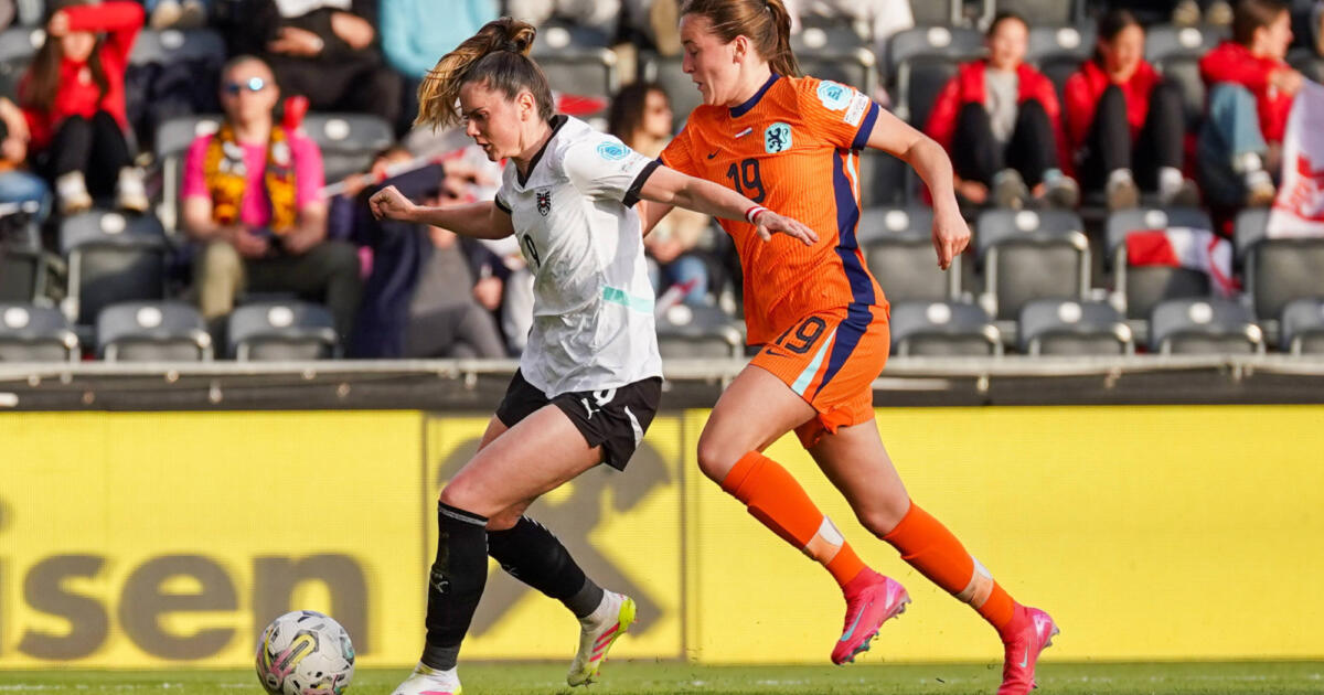 "Dan zitten we twintig minuten te kijken naar… | Vrouwenvoetbalnieuws